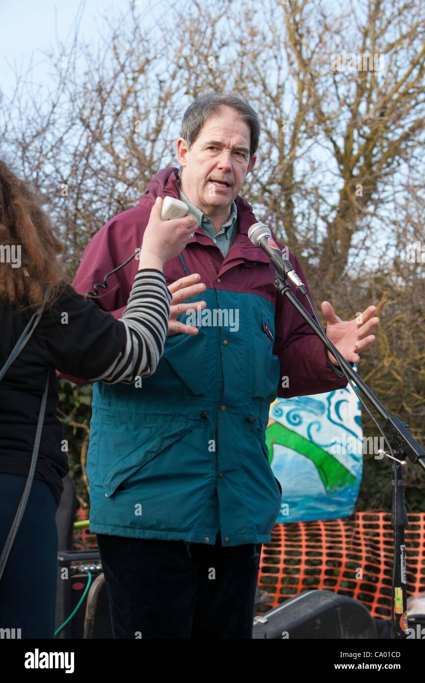 Jonathan Porrit talks to protesters at the gates of Hinkley Nuclear ...