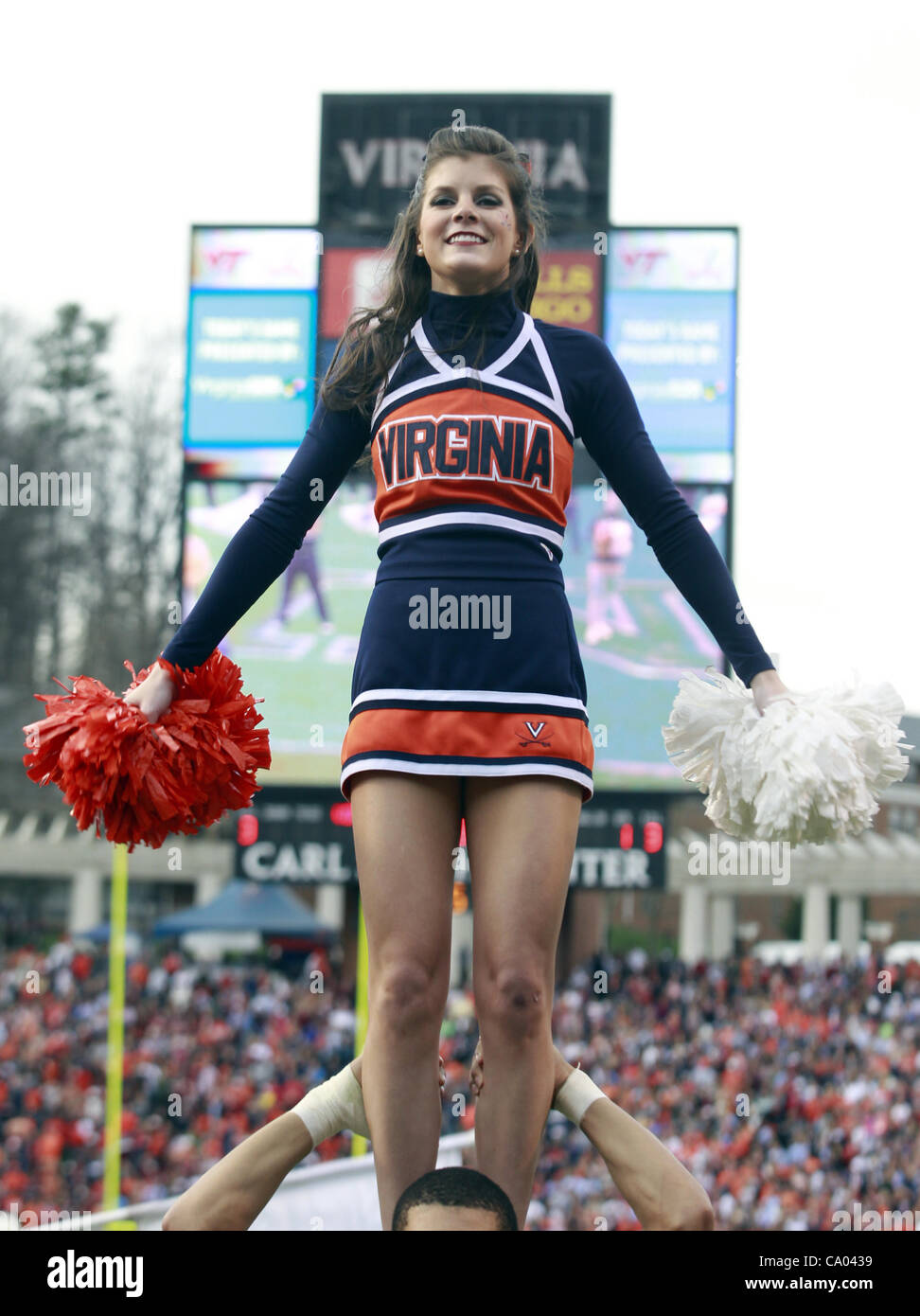 Virginia tech cheerleaders hi-res stock photography and images - Alamy