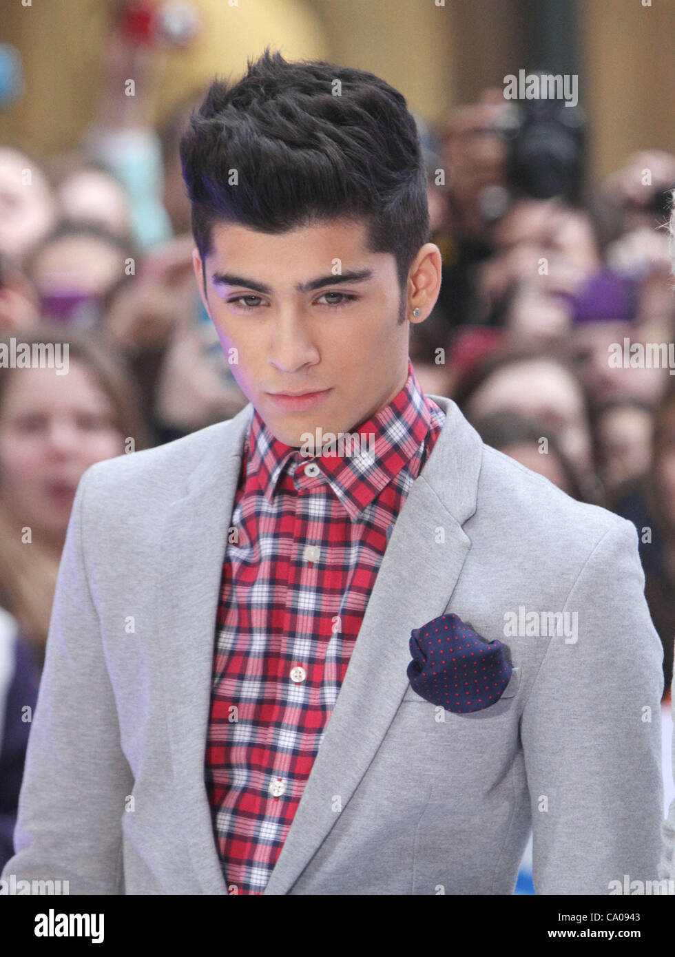 Zayn malik of one direction performs on hi-res stock photography and ...