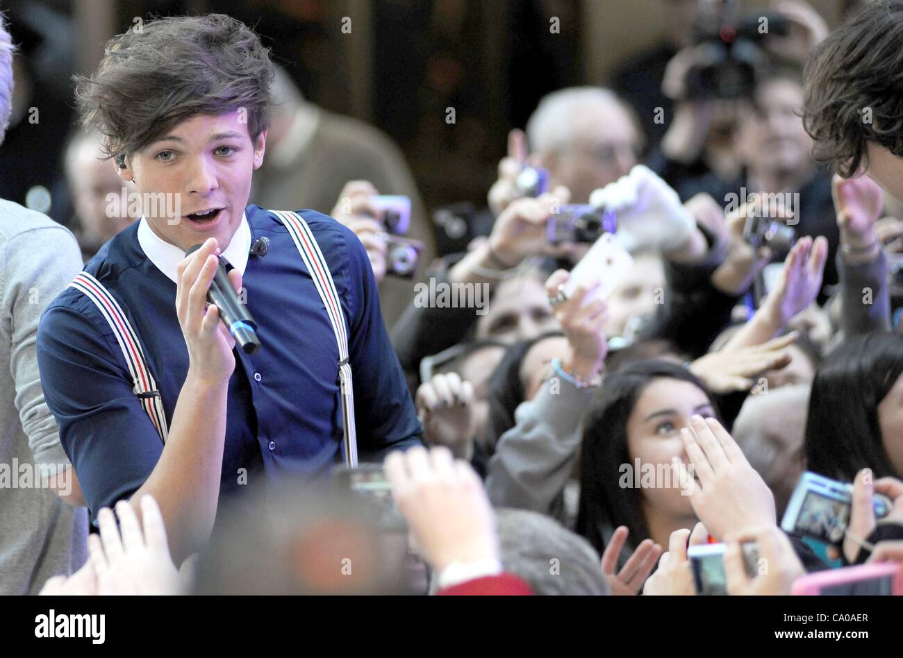 Louis Tomlinson at talk show appearance for NBC Today Show Concert with ...