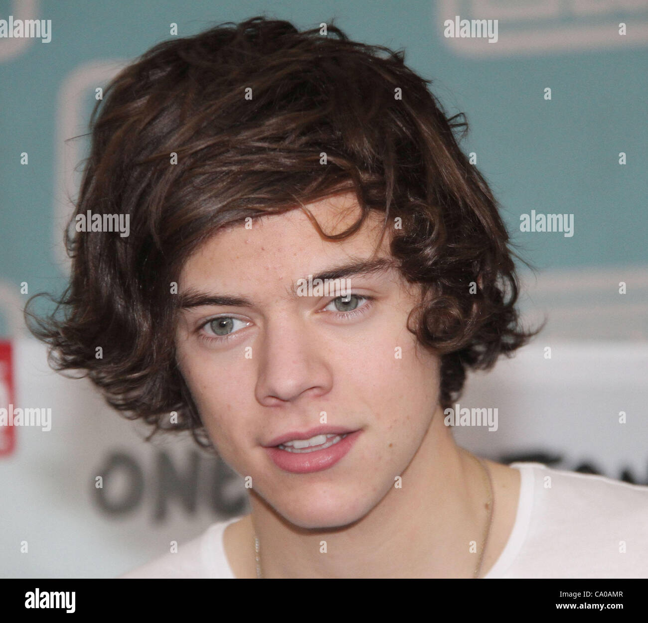Harry styles headshot hi-res stock photography and images - Alamy