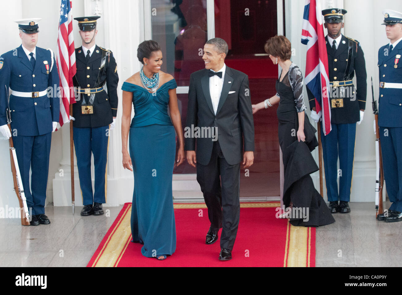 President Barack Obama and First Lady Michelle greet Prime Minister ...