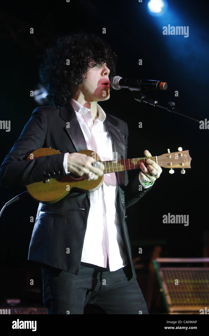 March 14, 2012 - New York, New York, U.S. - Guitarist singer ROBBIE ...