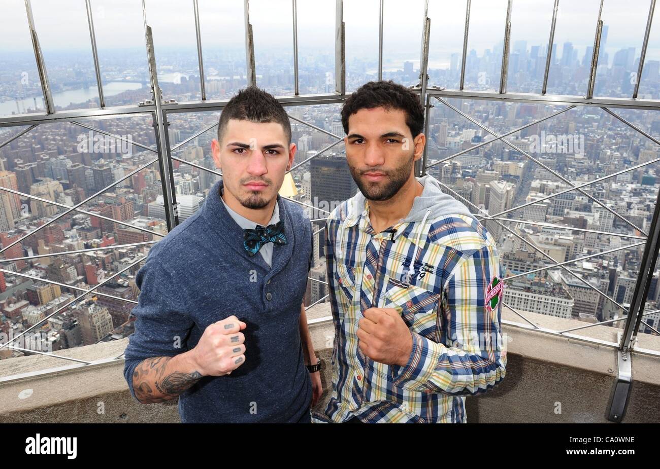Boxing super middleweight bout hi-res stock photography and images - Alamy