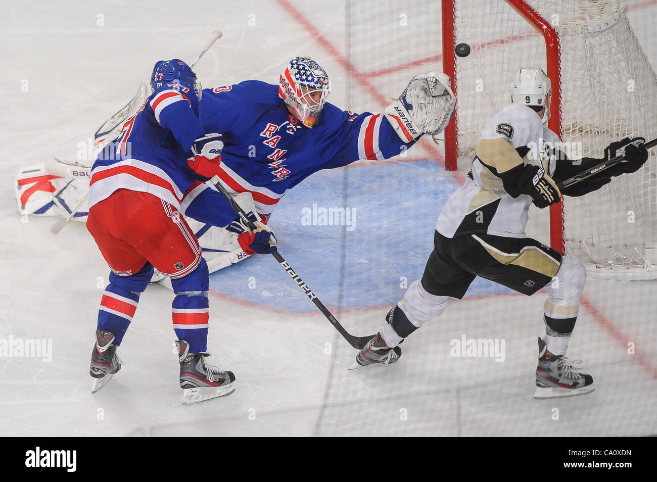 New york rangers goalie martin biron 43 hi-res stock photography and ...