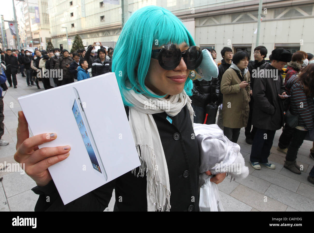 March 16, 2012 - Tokyo, Japan - Customer displays Apple Inc.'s new iPad ...