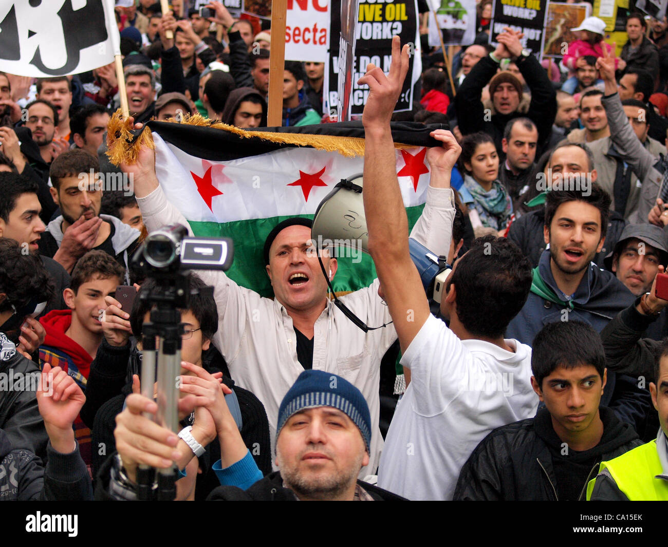 London, UK. 17/03/12. Around 1000 Syrian protesters holding rally ...