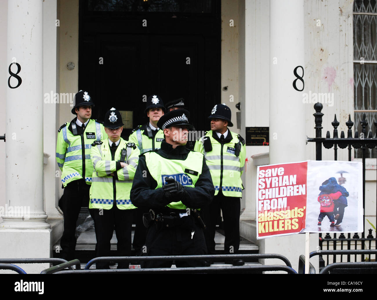 Free syrian police hi-res stock photography and images - Alamy