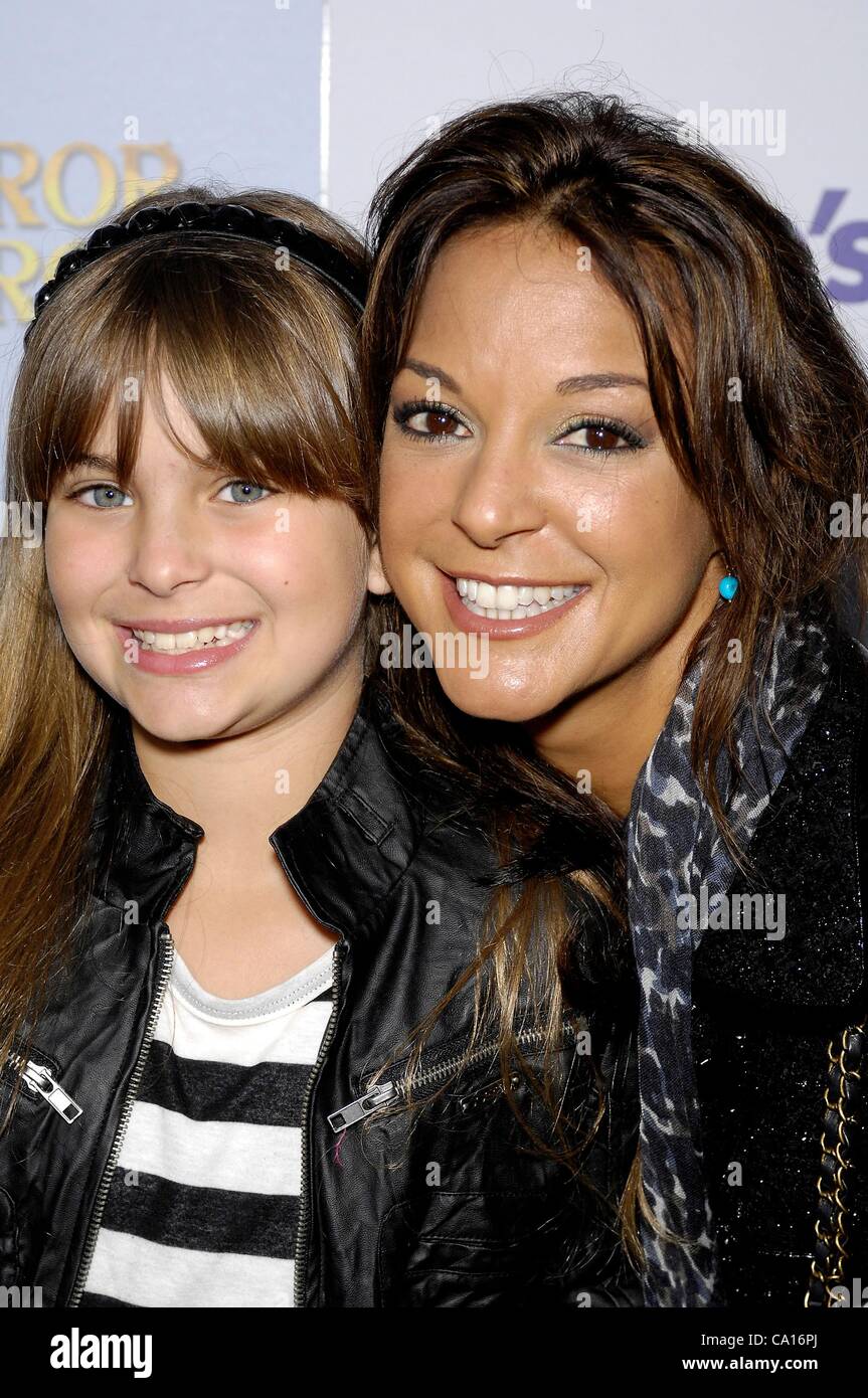 Kaya Callahan, Eva Larue at arrivals for MIRROR MIRROR Premiere ...