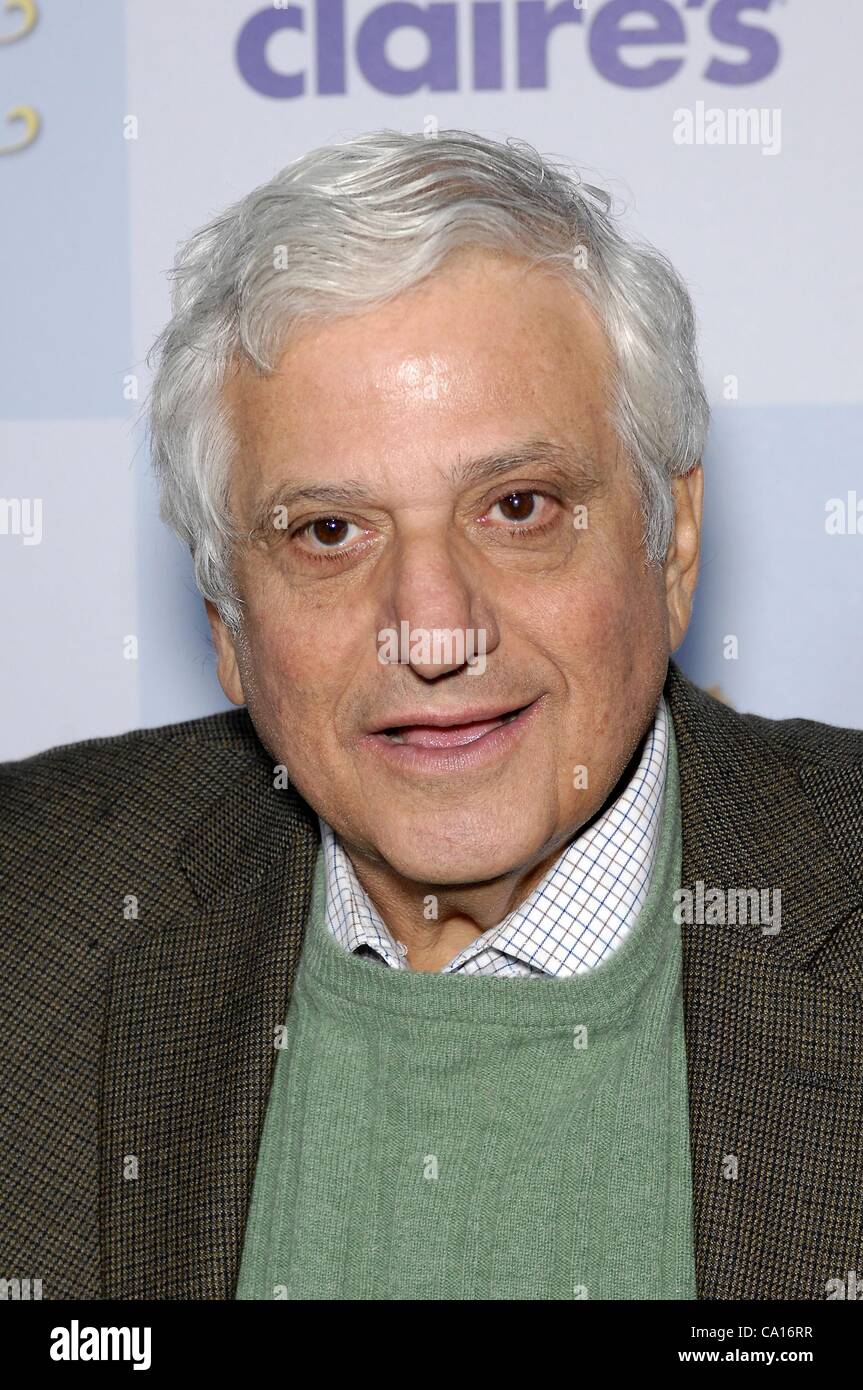 Michael lerner hi-res stock photography and images - Alamy