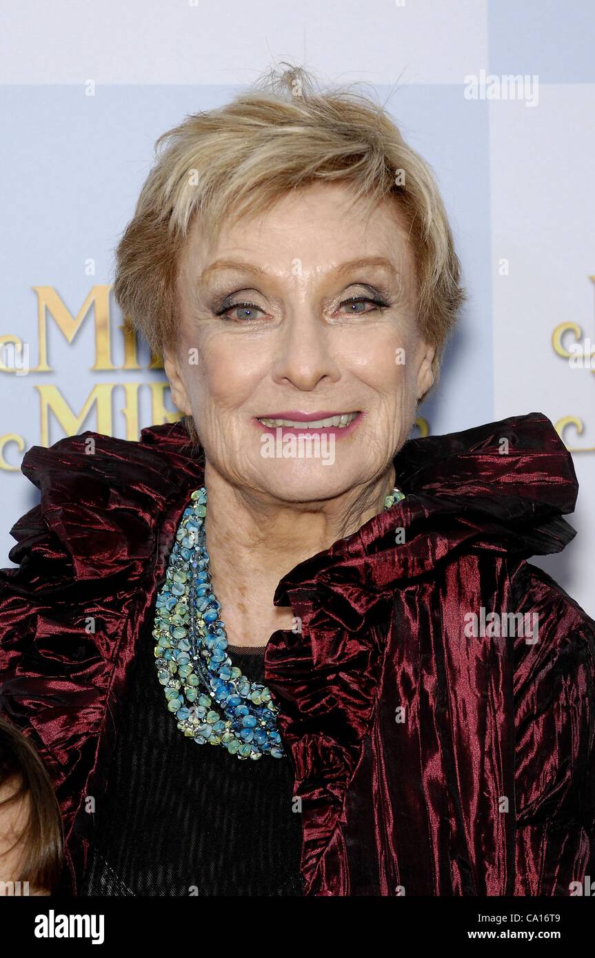 Cloris Leachman at arrivals for MIRROR MIRROR Premiere, Grauman's ...