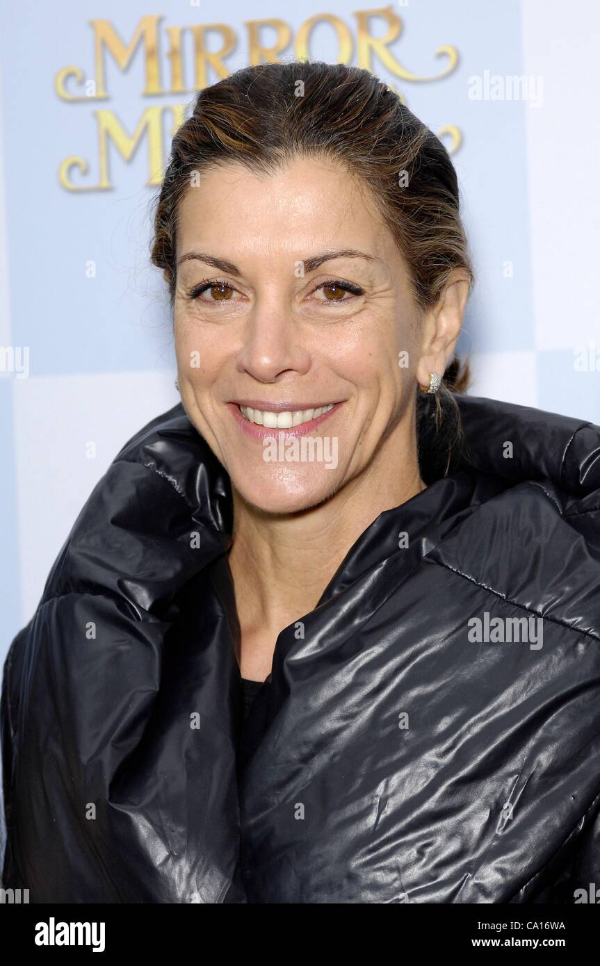 Wendie Malick at arrivals for MIRROR MIRROR Premiere, Grauman's Chinese ...