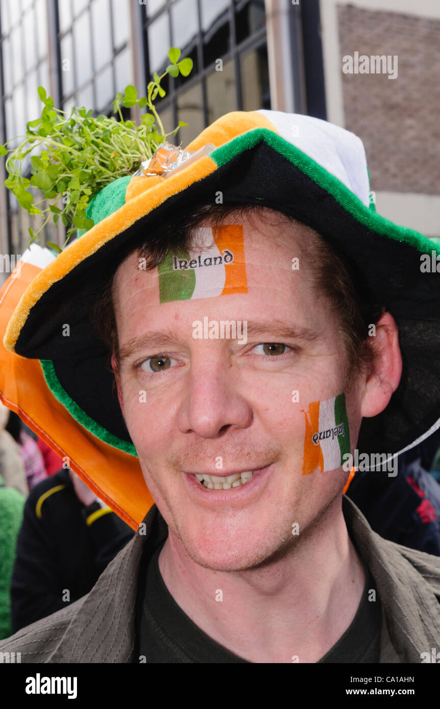 Tricolour face paint hi-res stock photography and images - Alamy
