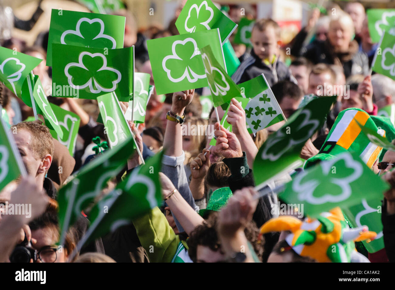 The crowd wave their flags hi-res stock photography and images - Alamy