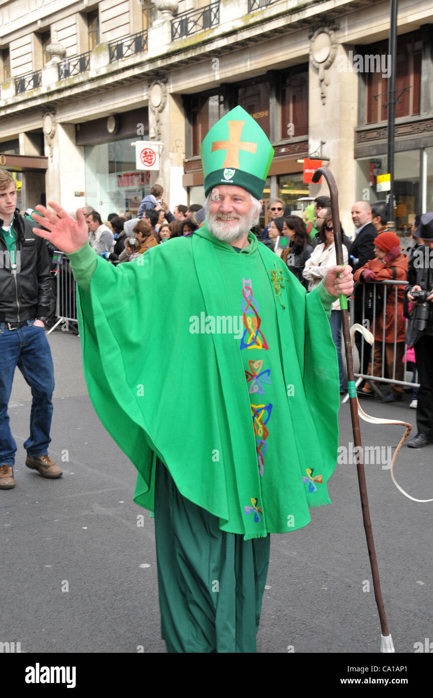 Man dressed as st patrick hi-res stock photography and images - Alamy