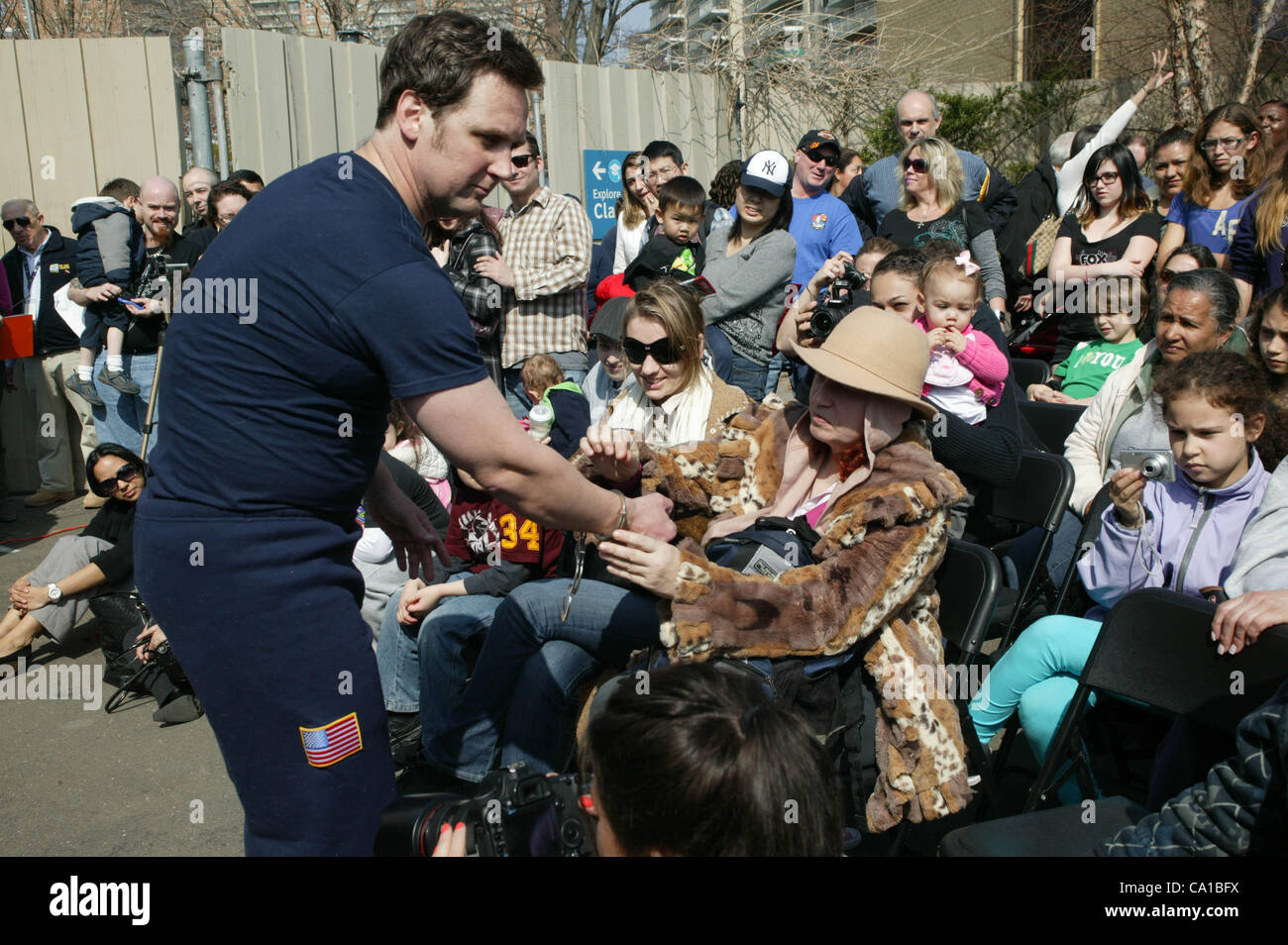 Escape artist water tank hi-res stock photography and images - Alamy