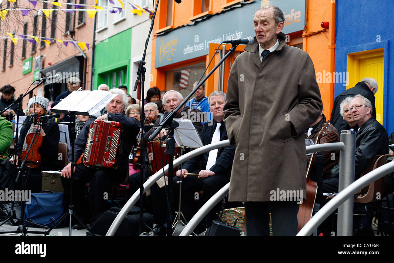 Nicky Rackard statue unveiled in Wexford Town Stock Photo - Alamy