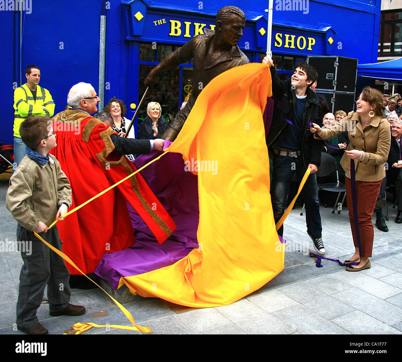 Nicky Rackard statue unveiled in Wexford Town Stock Photo - Alamy