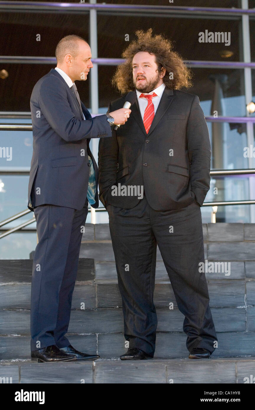 The Welsh rugby team celebrate winning the Grand Slam in the Six ...