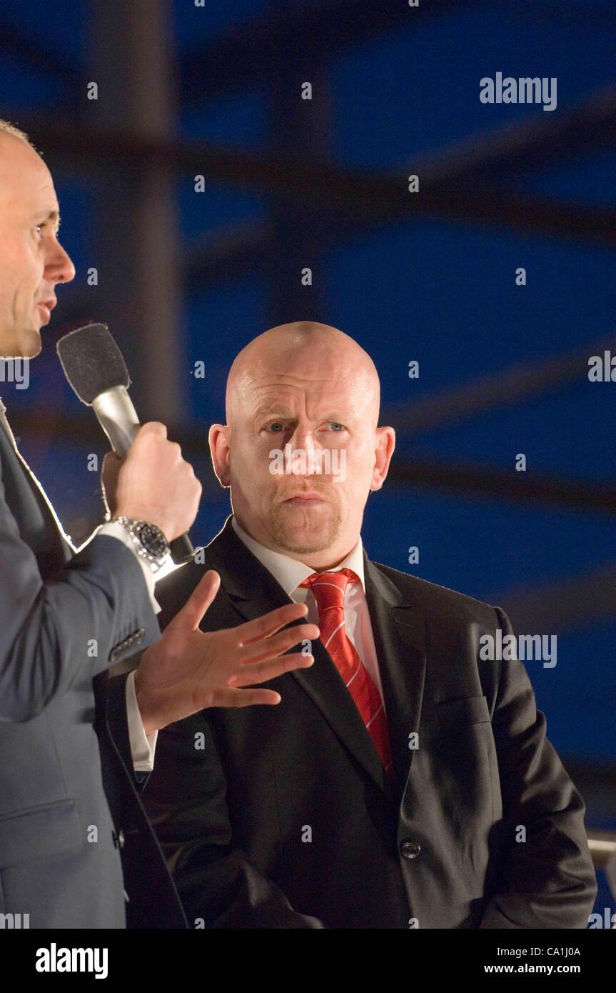 Wales rugby team Defence Coach, Shaun Edwards Stock Photo - Alamy Wales rugby team Defence Coach, Shaun Edwards Stock Photo - Alamy