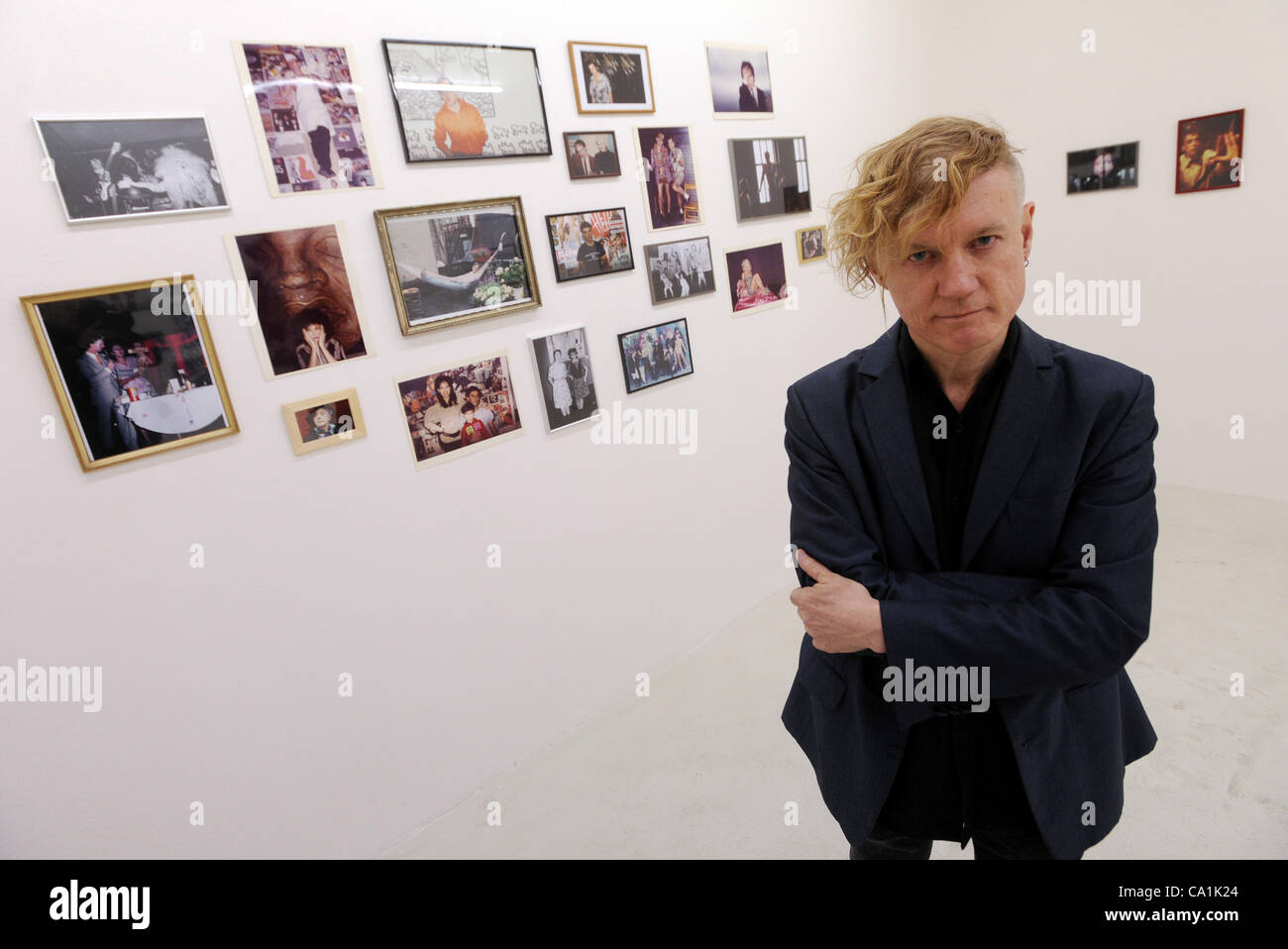 Exhibition The Groovy dada lounge revisited of Robert Carrithers ...