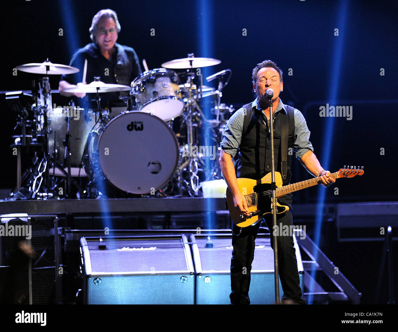 Zum ball hi-res stock photography and images - Alamy