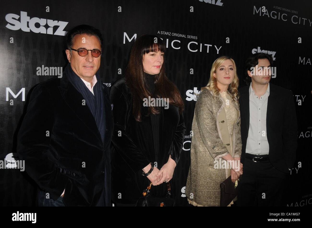 Andy garcia family hi-res stock photography and images - Alamy