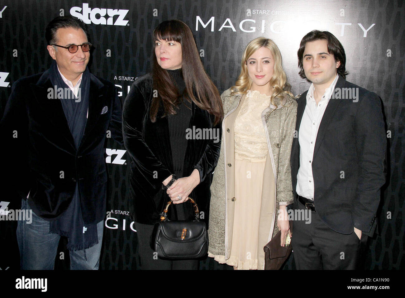 Andy garcia family hi-res stock photography and images - Alamy