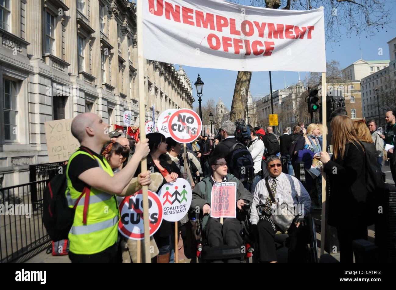 Dole queue uk hi-res stock photography and images - Alamy