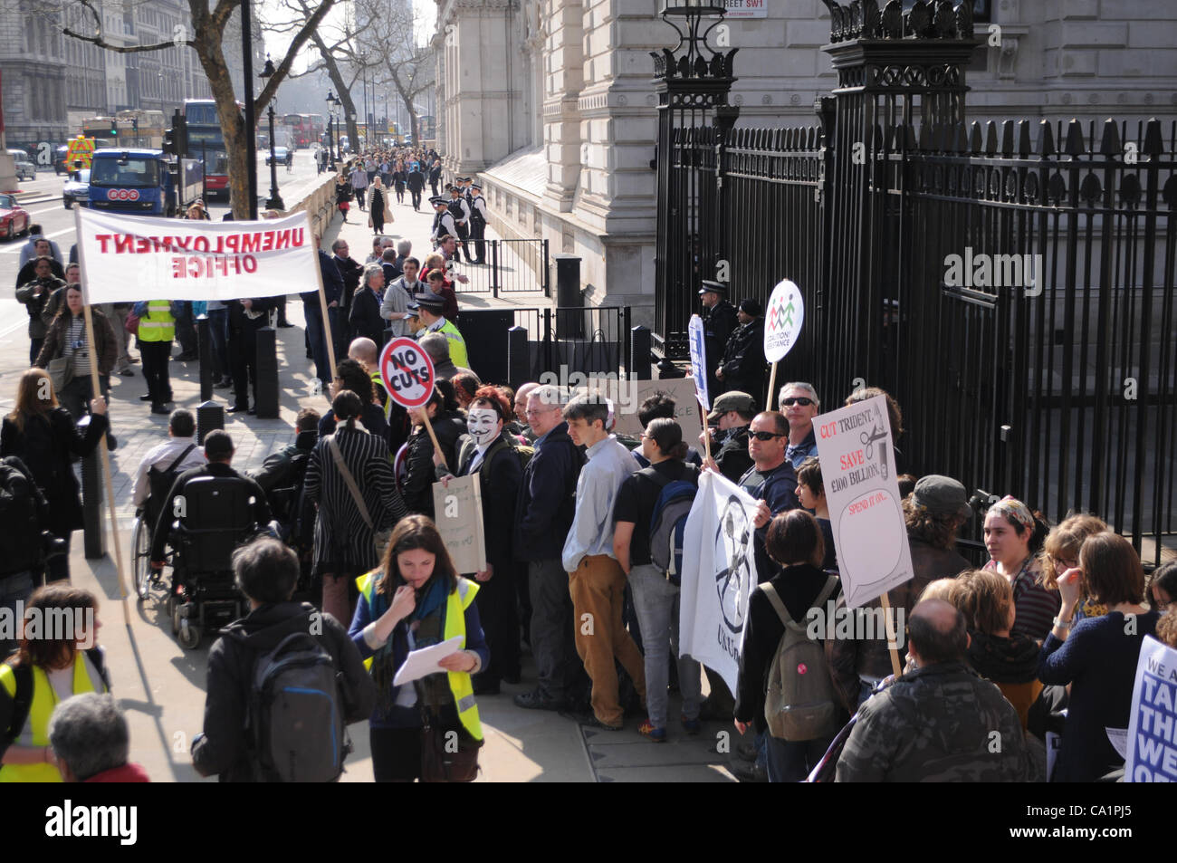 Dole queue uk hi-res stock photography and images - Alamy
