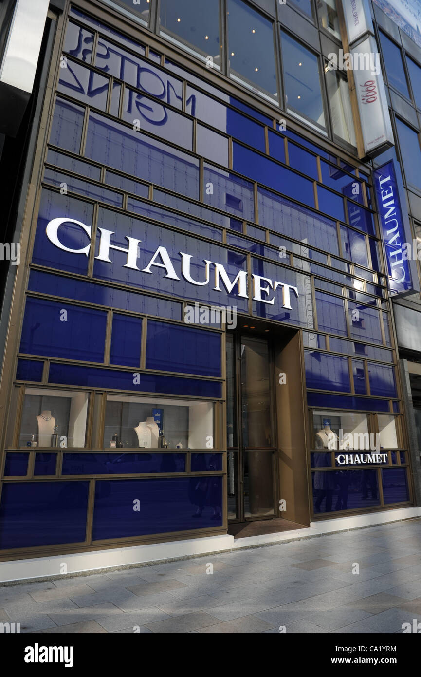 Chaumet store in japan hi-res stock photography and images - Alamy