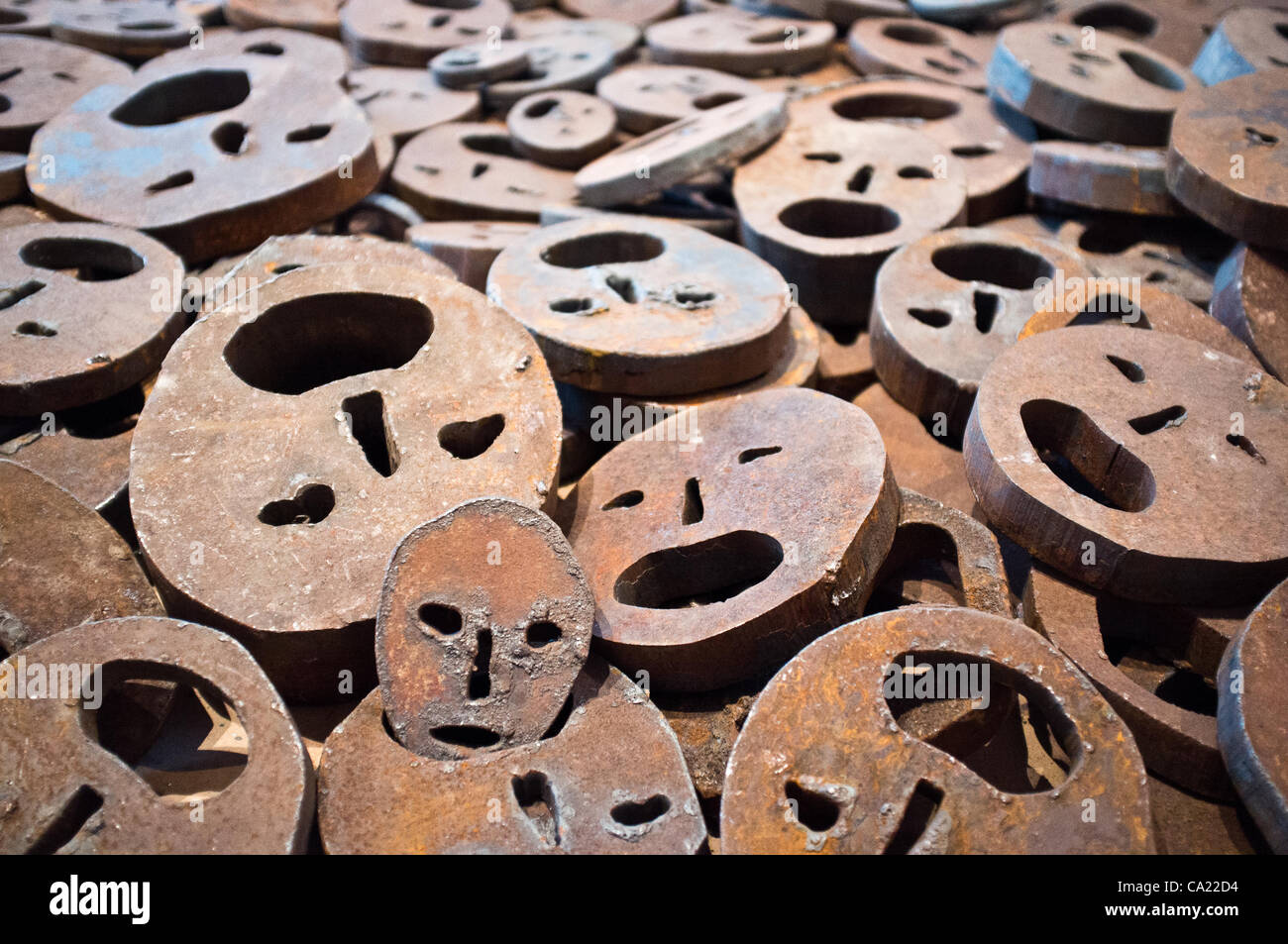 “Shalechet”, fallen leaves, a work in progress since 1997 by Menashe ...