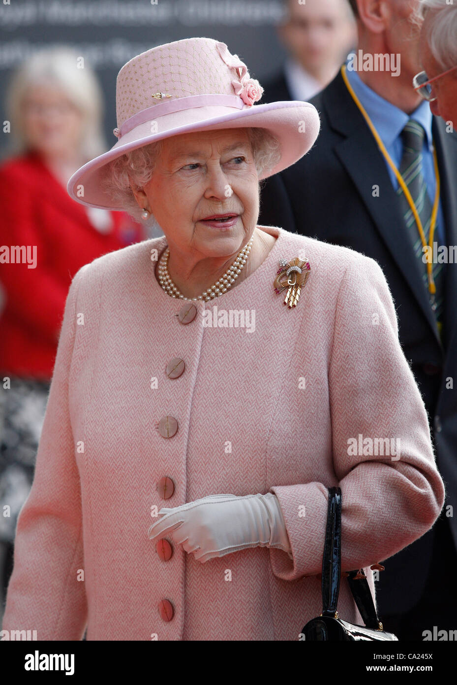 QUEEN ELIZABETH II MANCHESTER EYE HOSPITAL 23 March 2012 MANCHESTER EYE ...