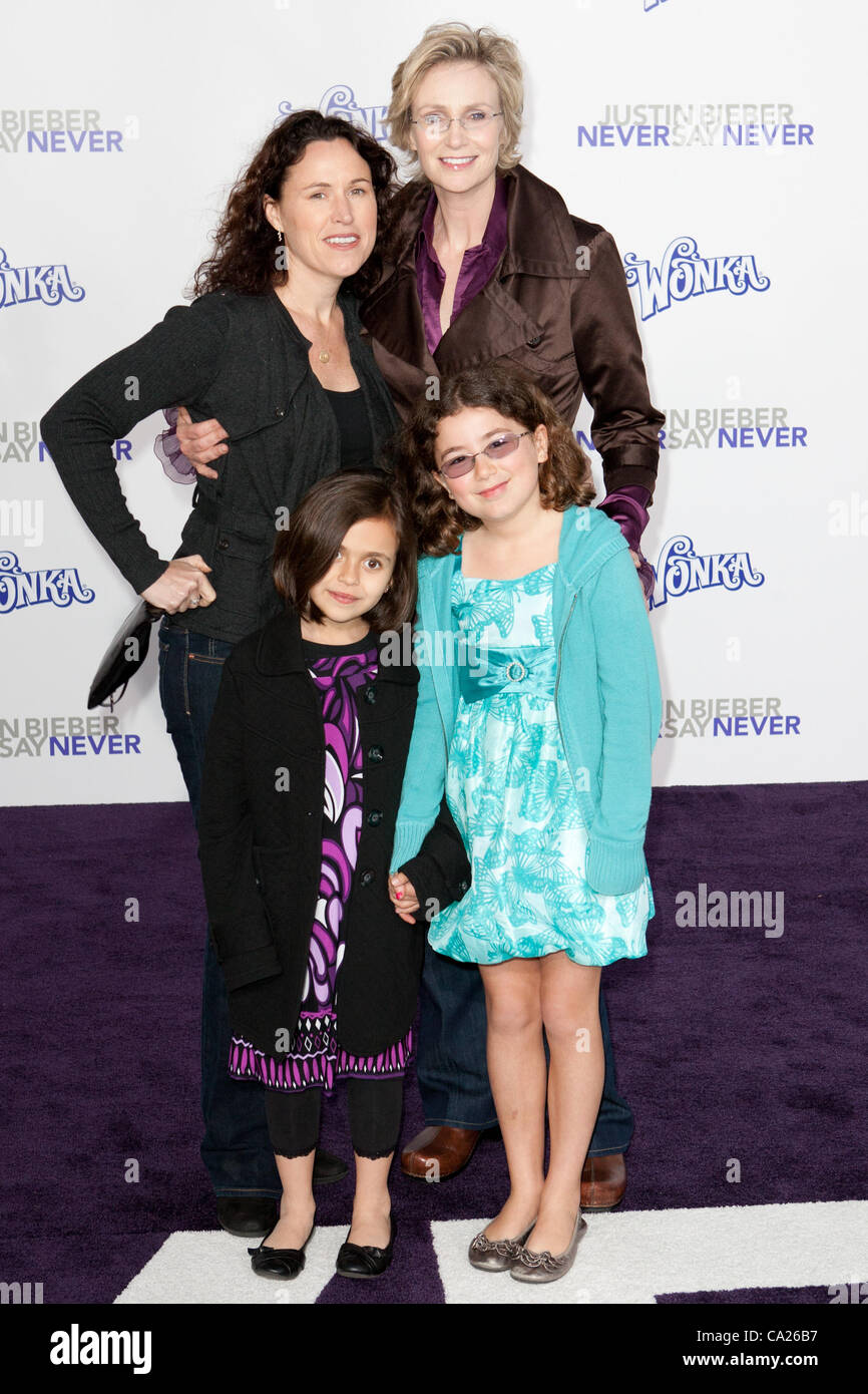 Feb. 8, 2011 - Los Angeles, California, U.S - Actress JANE LYNCH, DR ...