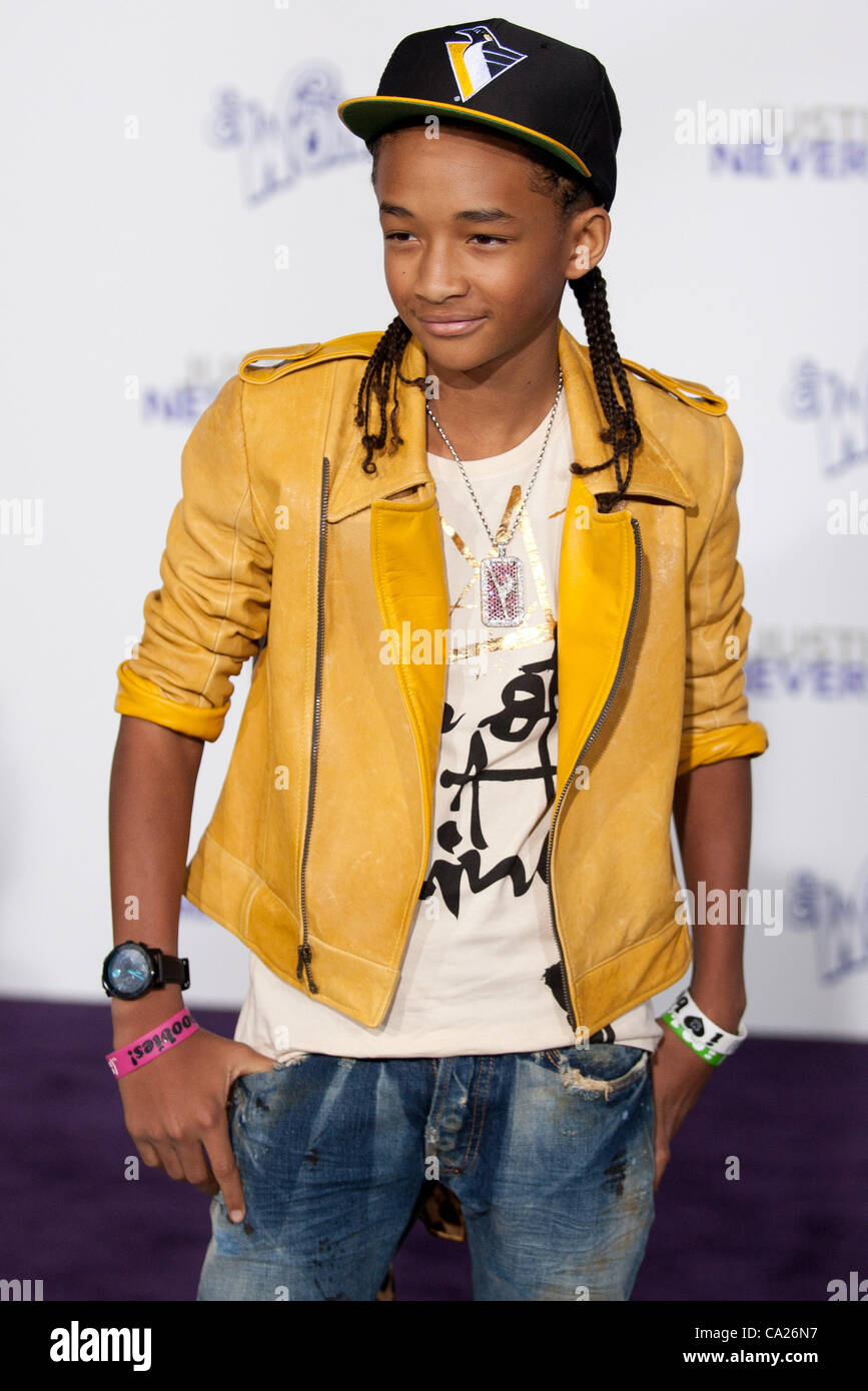 Feb. 8, 2011 - Los Angeles, California, U.S - JADEN SMITH arrives at ...