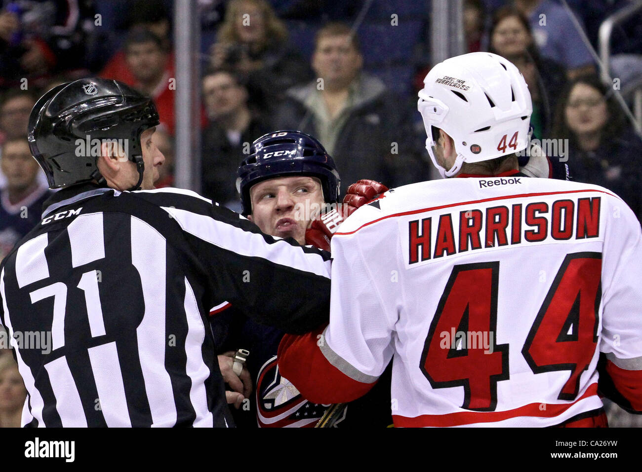 March 23, 2012 - Columbus, Ohio, U.S - Linesman Brad Kovachik (71 ...