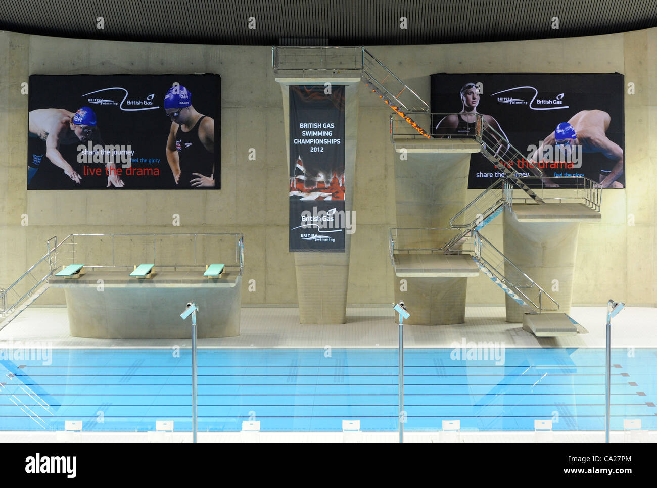 London aquatics centre diving boards hi-res stock photography and ...
