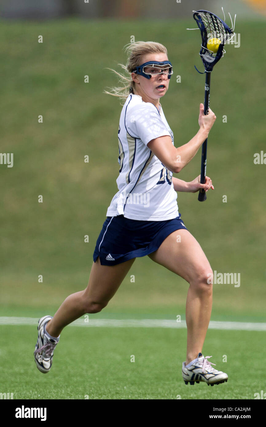 Notre dame midfielder kate newall hi-res stock photography and images ...