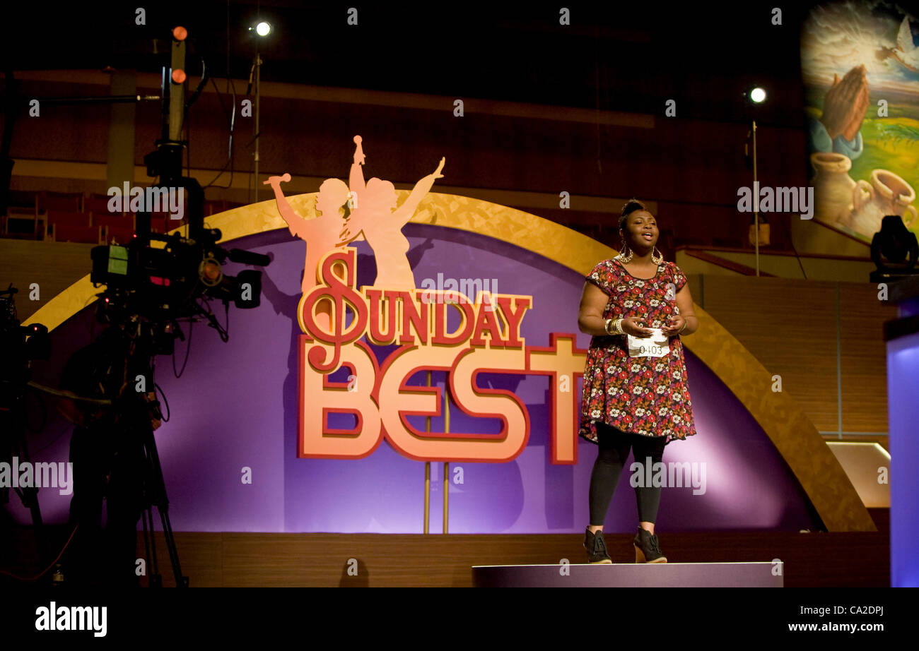 March 24, 2012 - Dallas, Texas, USA - A contestant sings for the judges ...