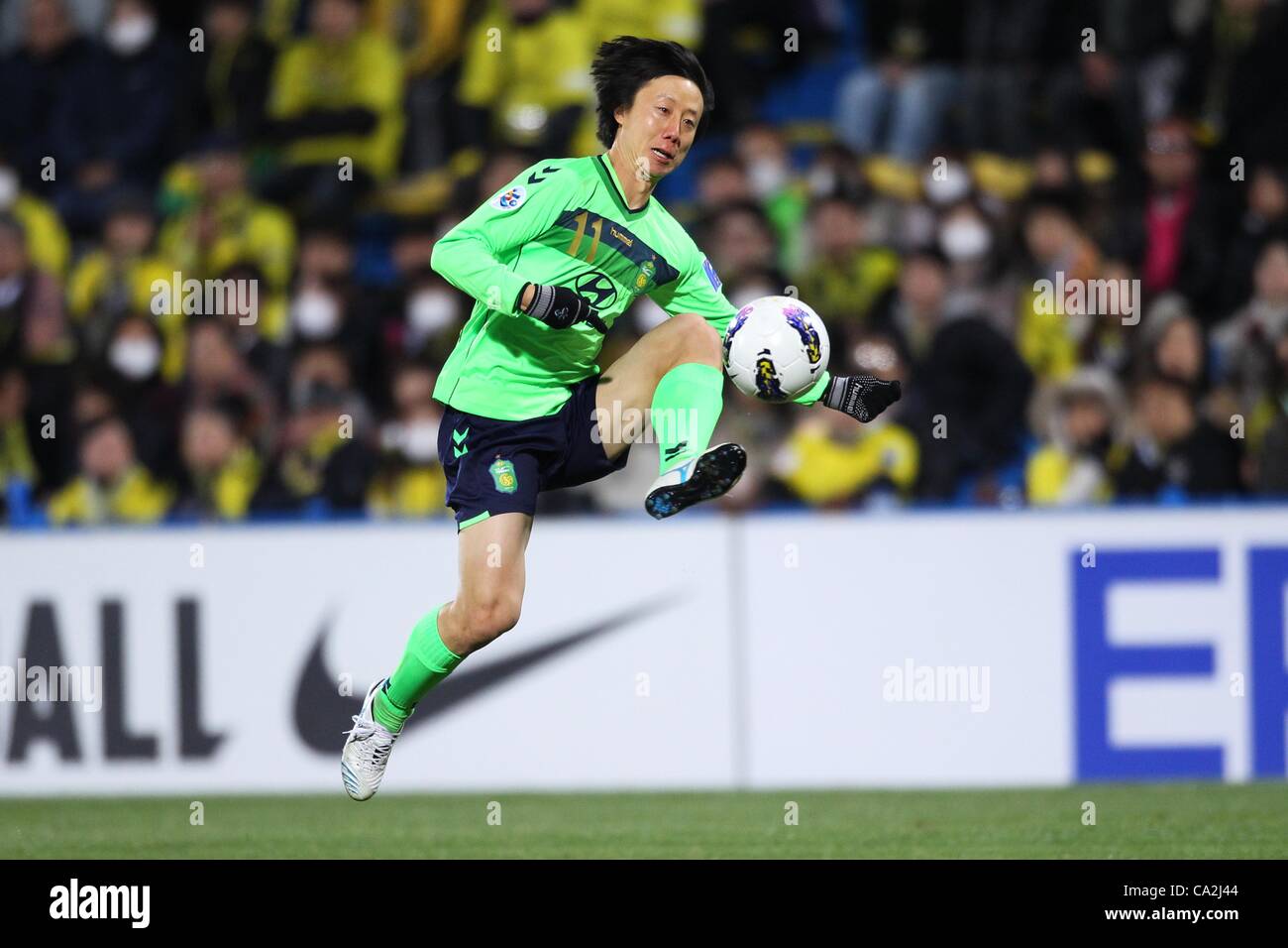 Lee Sung Hyun (Hyundai), March 21, 2012 - Football / Soccer : AFC ...
