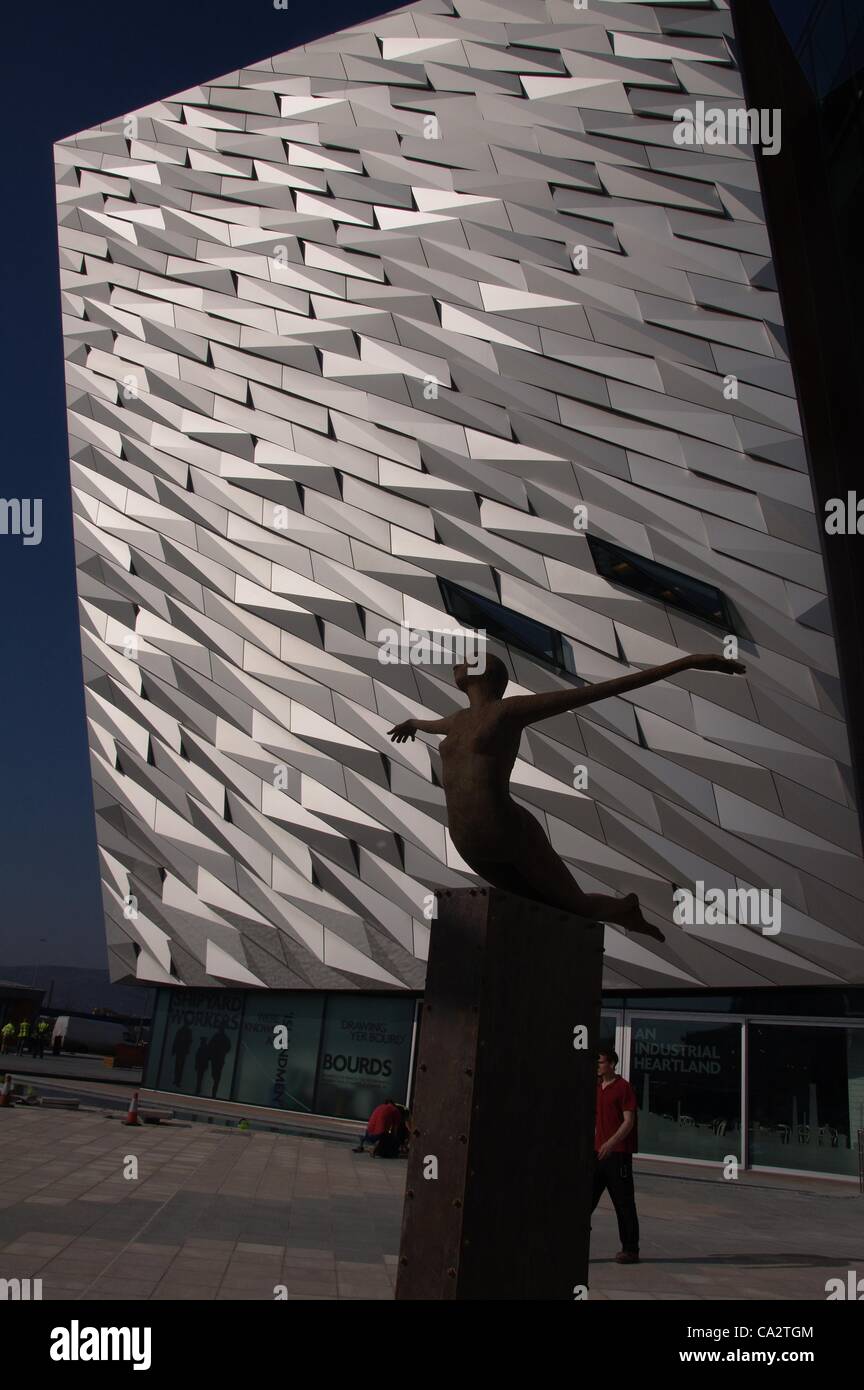 Statue of a mermaid at the entrance to Titanic Belfast visitor centre ...