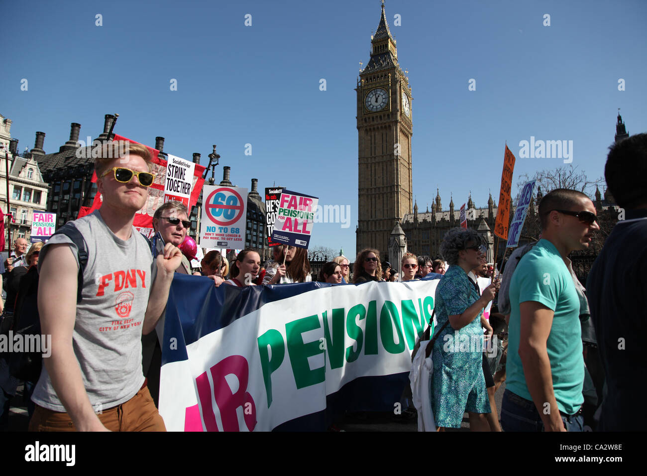Nut strike 2012 hi-res stock photography and images - Alamy