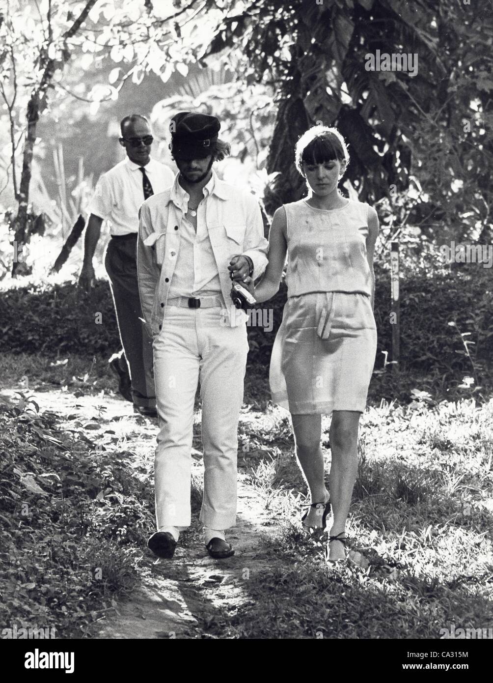 Ringo Starr And His Wife Maureen Stock Photos & Ringo Starr And His ...