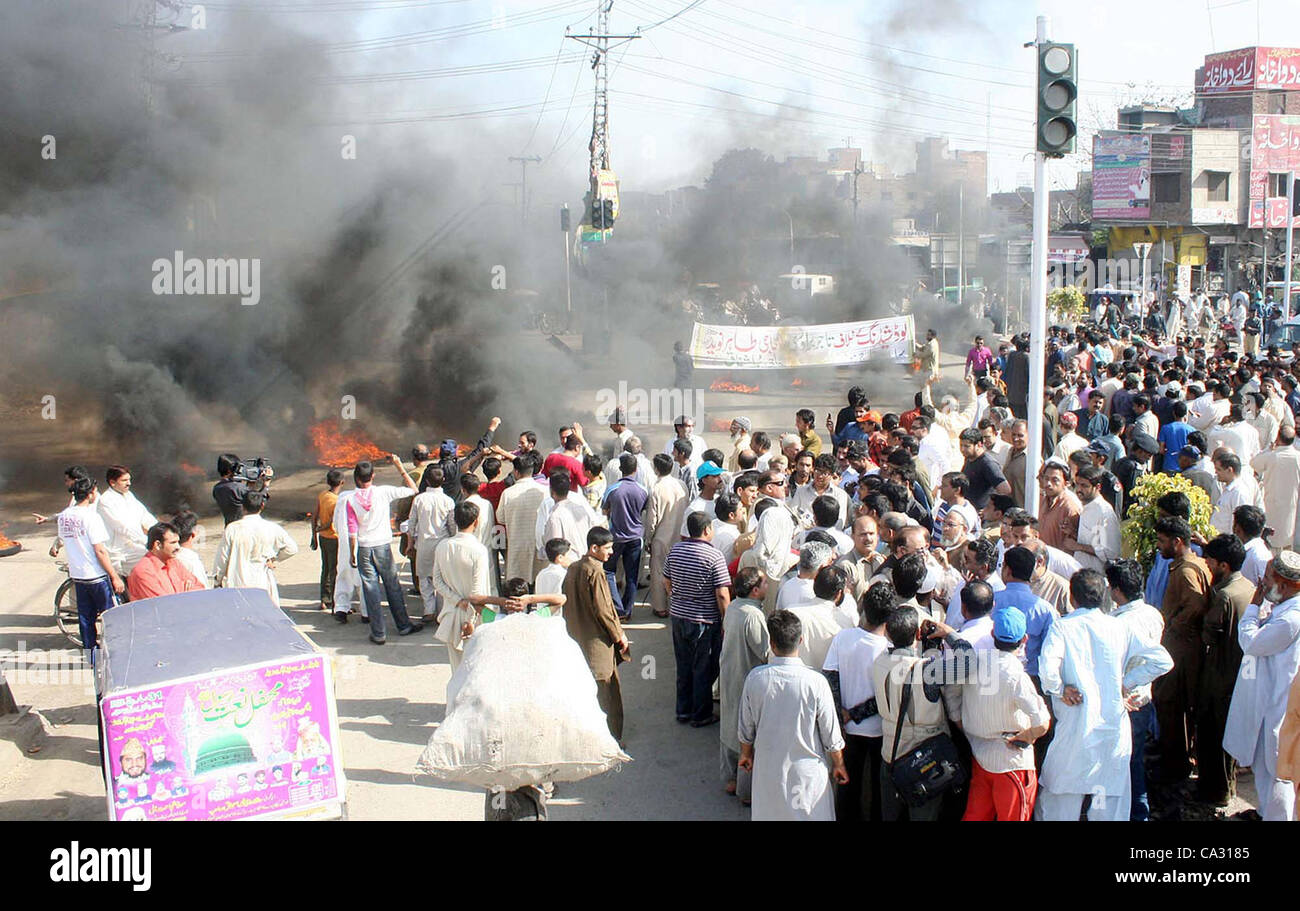 Azam cloth market hi-res stock photography and images - Alamy