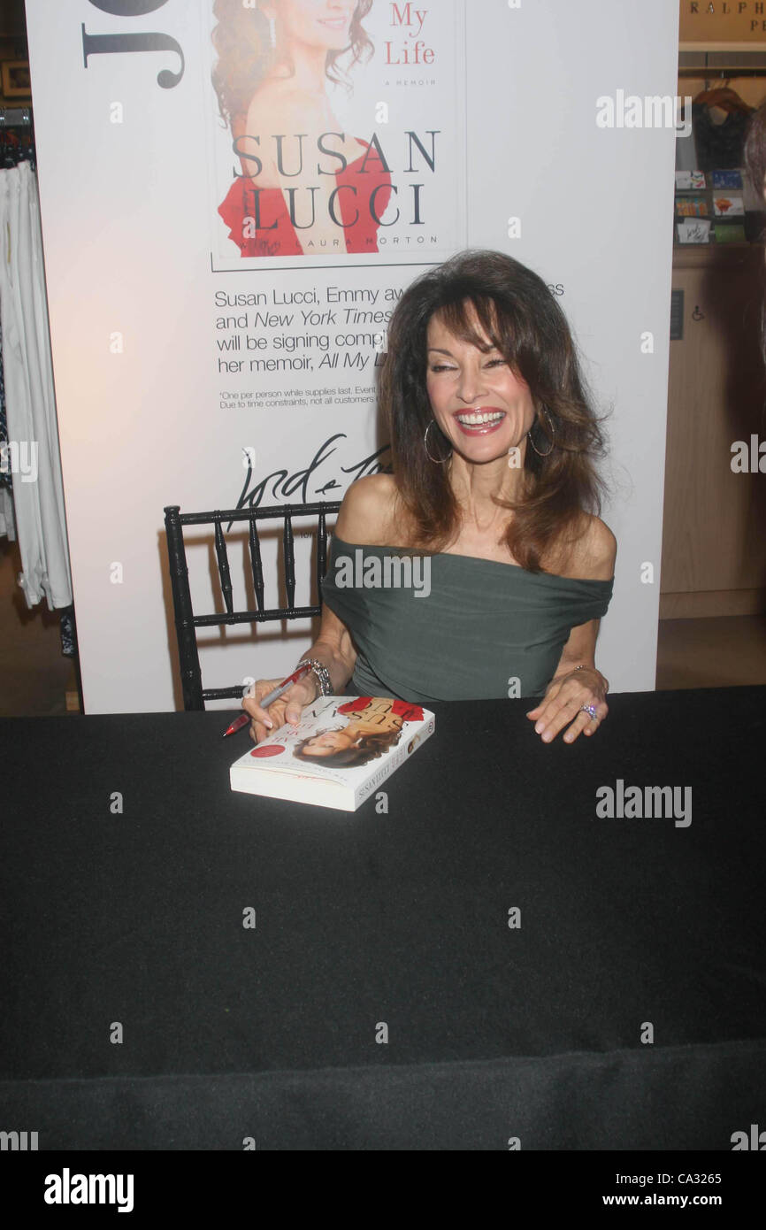 March 28, 2012 - New York, New York, U.S. - EVENT: SUSAN LUCCI GIVES ...
