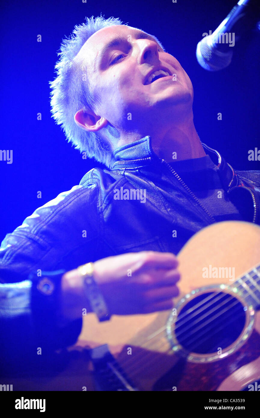 Yellow_card hi-res stock photography and images - Alamy