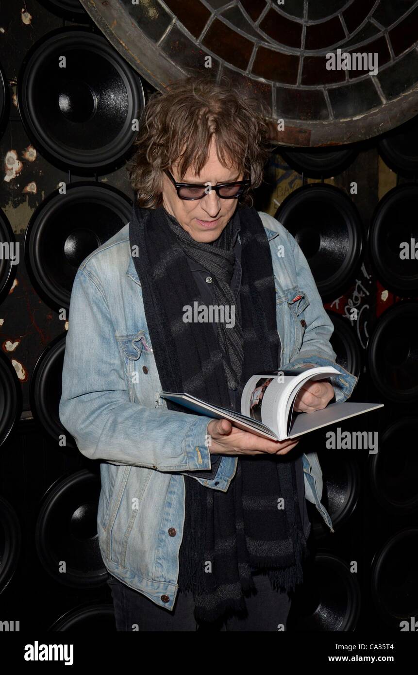 Commando rock mick hi-res stock photography and images - Alamy