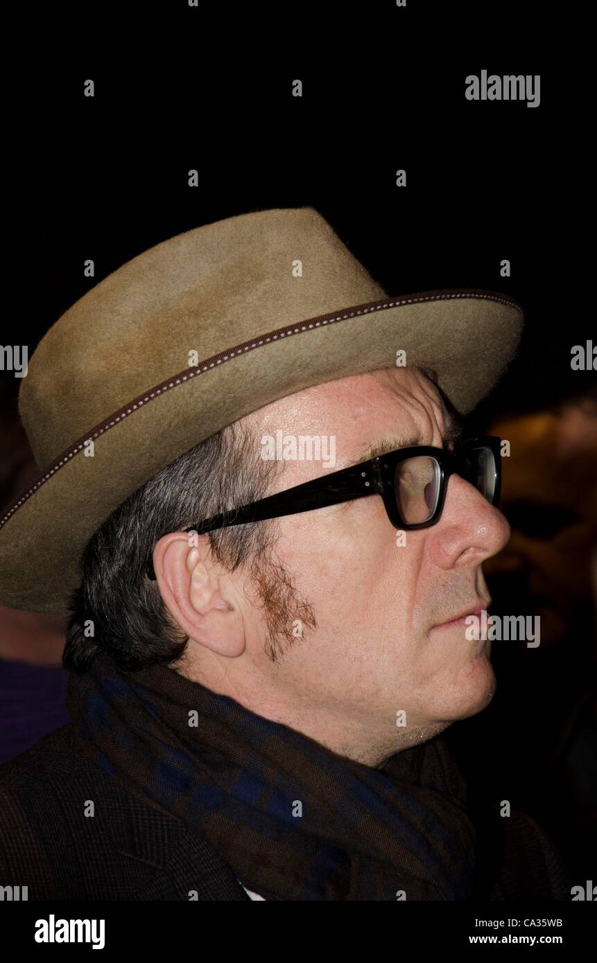 Elvis Costello at in-store appearance for COMMANDO: The Autobiography ...