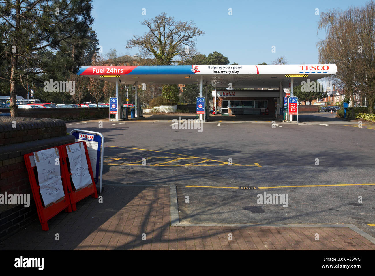 Tesco petrol station closed hi-res stock photography and images - Alamy