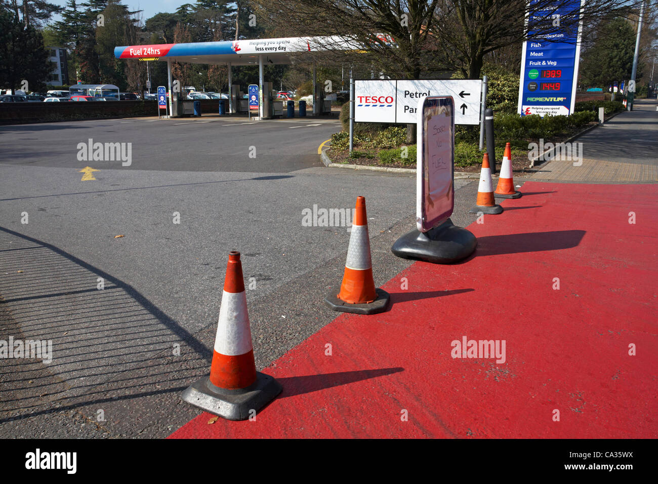 Tesco petrol station closed hi-res stock photography and images - Alamy
